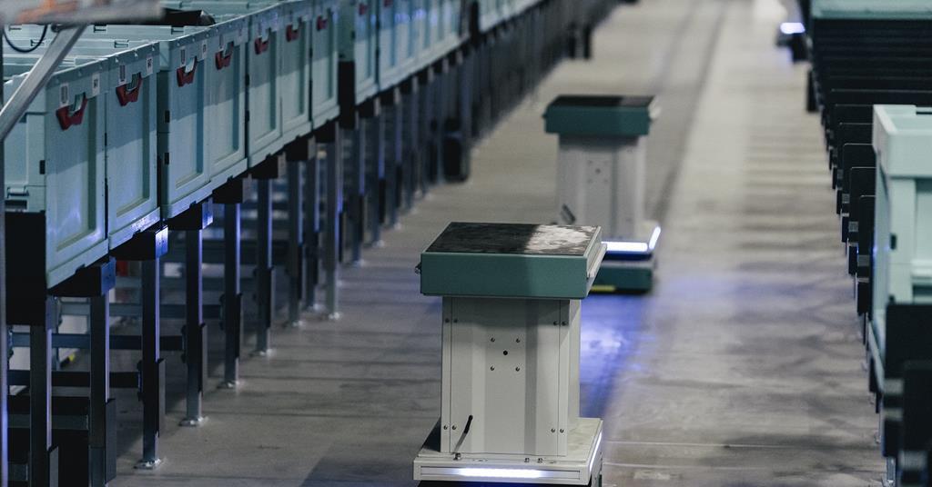 Internetstores invests in an automated returns center | News briefs ...