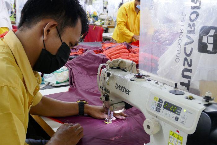 Equip gains Fair Wear leader status after two years of membership | News briefs | Outdoor ...