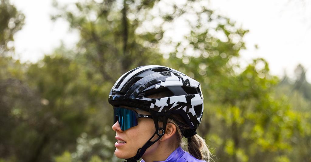HighBar Systems completely rethinks bike helmet retention system ...